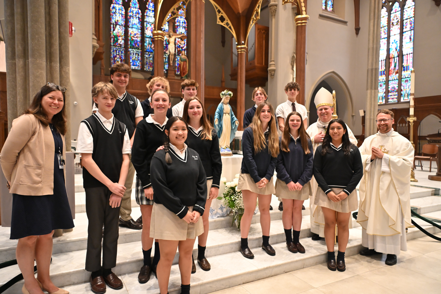 Catholic schools show love to Mary at Paterson Mass – The Beacon