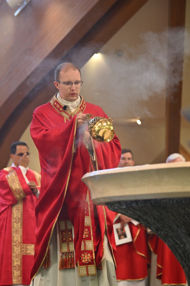 As new priest, Father Harfmann celebrates his first Mass – The Beacon