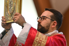 As new priest, Father Harfmann celebrates his first Mass – The Beacon