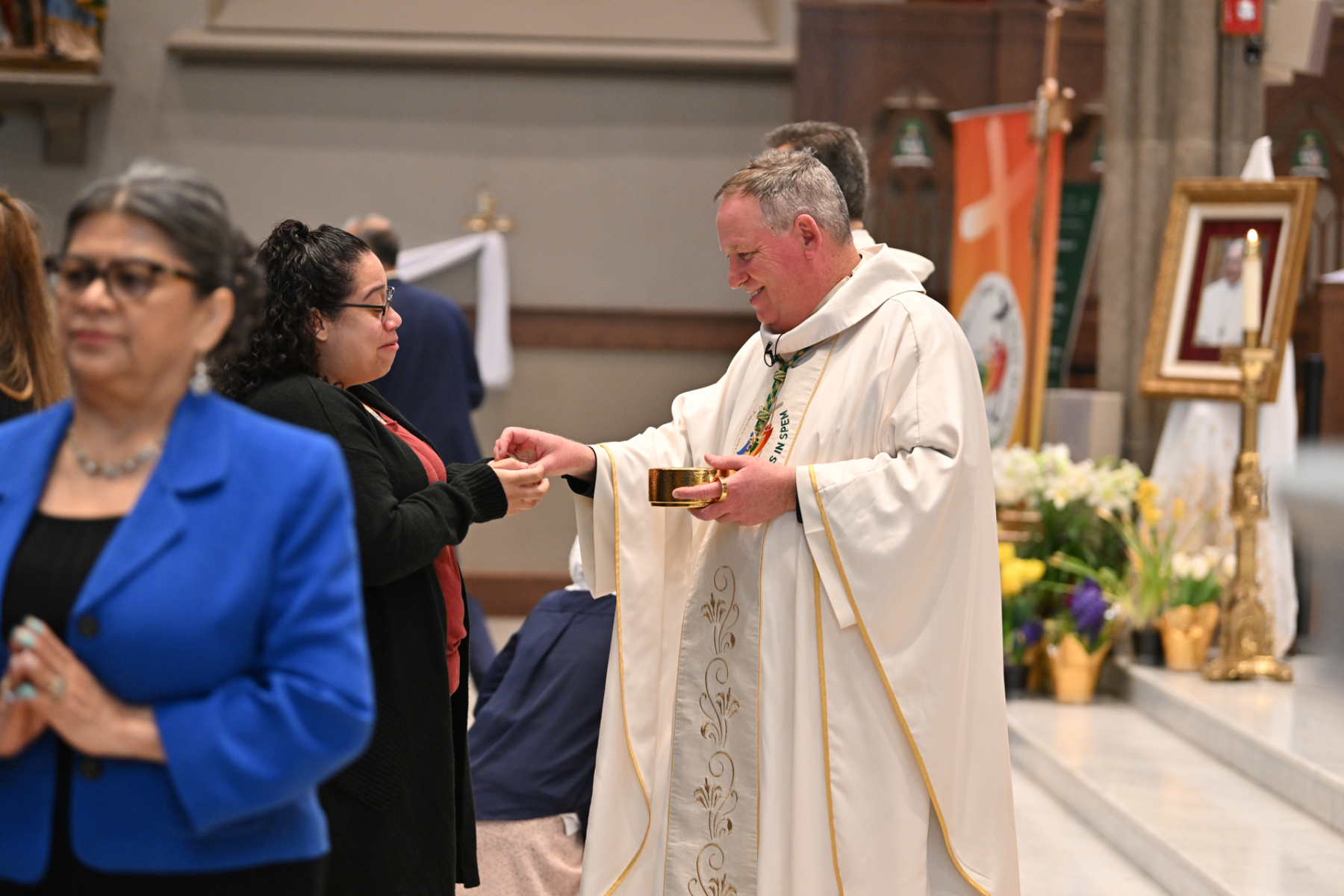 Pope Francis’ Mass echoes call to share love – The Beacon