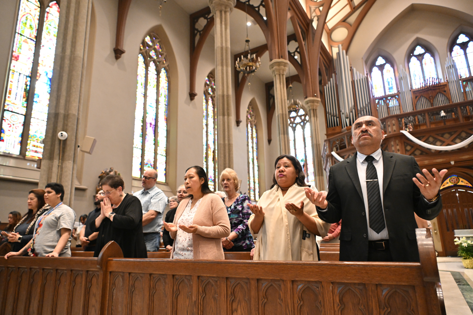 Pope Francis’ Mass echoes call to share love – The Beacon