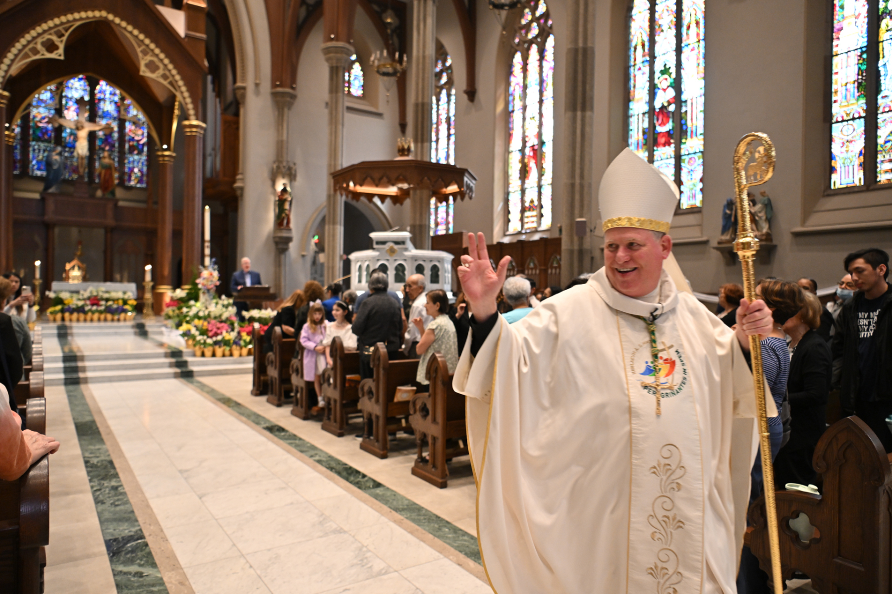 Pope Francis’ Mass echoes call to share love – The Beacon