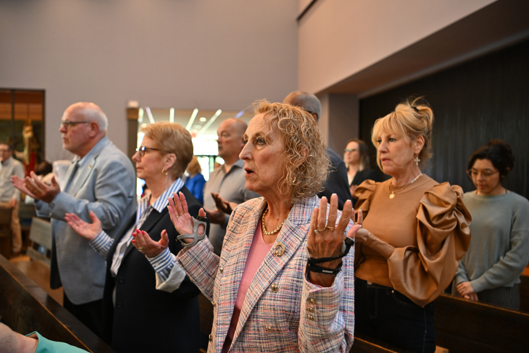 Volunteers saluted at Mass in Oak Ridge – The Beacon