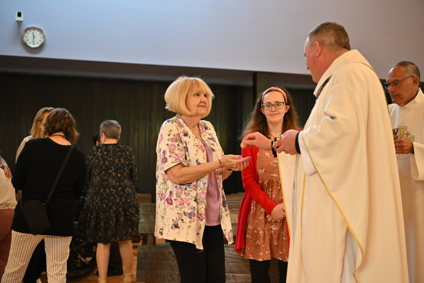Volunteers saluted at Mass in Oak Ridge – The Beacon