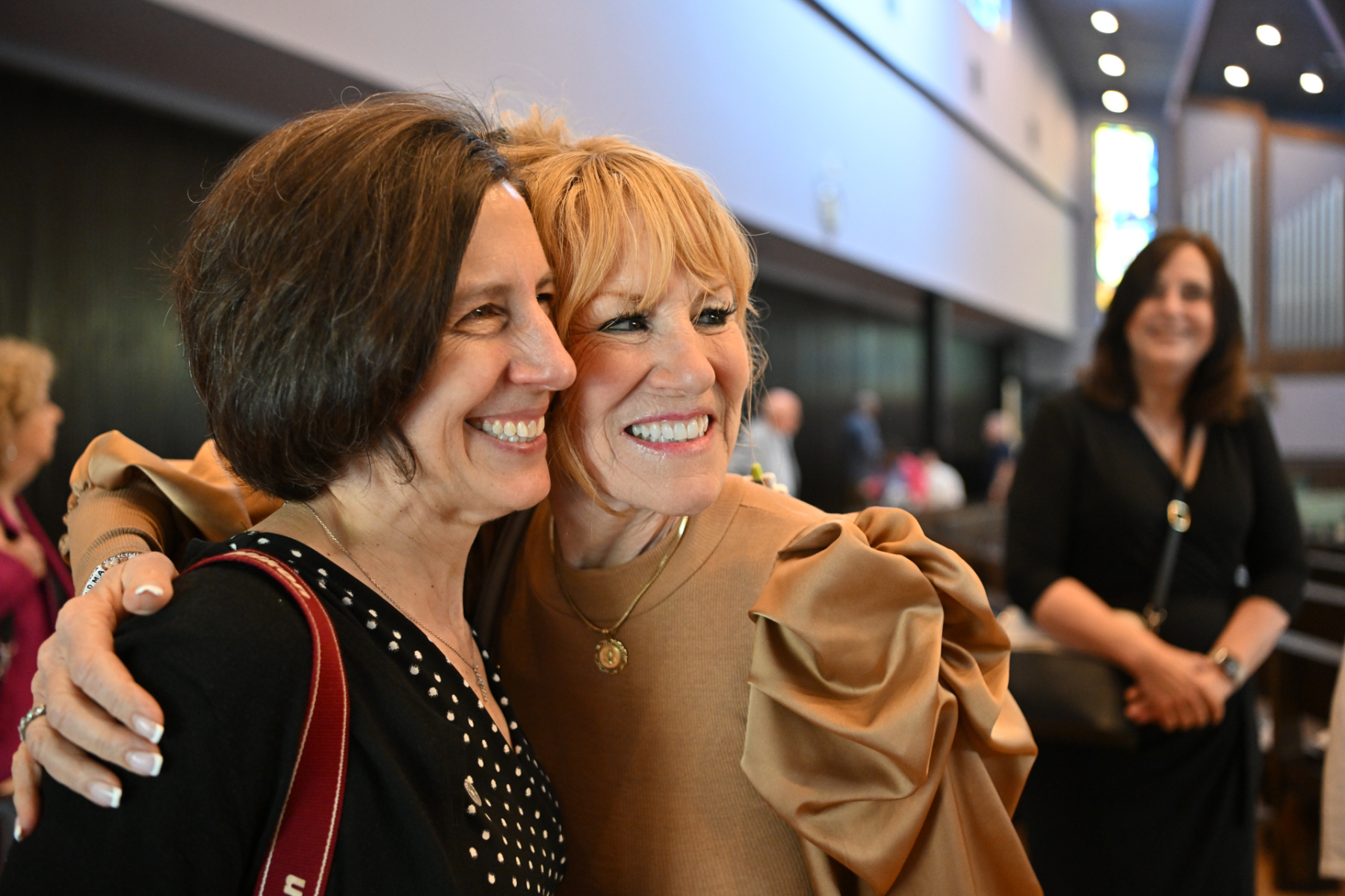 Volunteers saluted at Mass in Oak Ridge – The Beacon