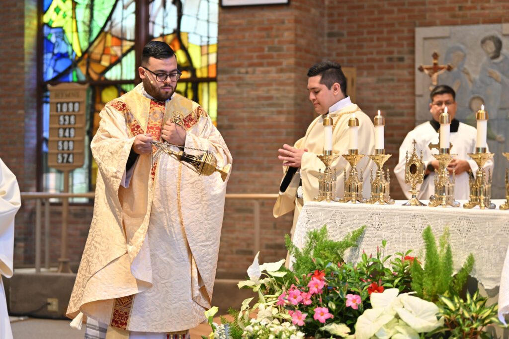Diocese’s newest priest celebrates first Mass – The Beacon