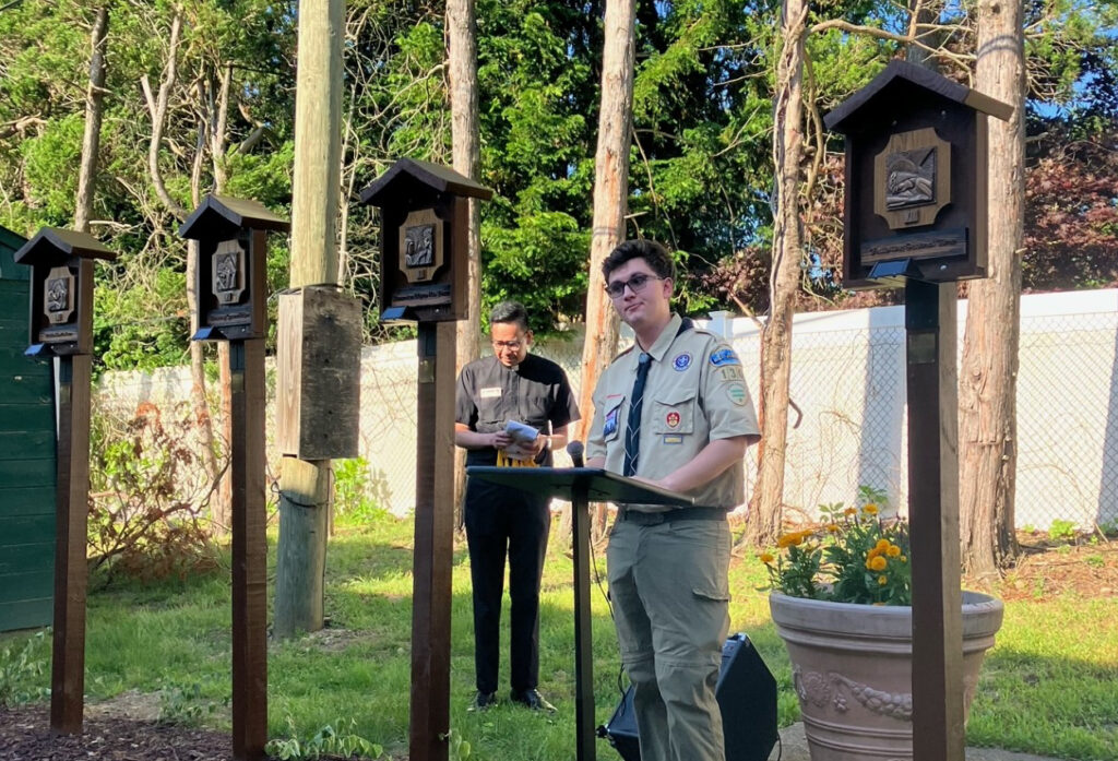 Grad’s Stations of the Cross remind visitors of Jesus’ love – The Beacon