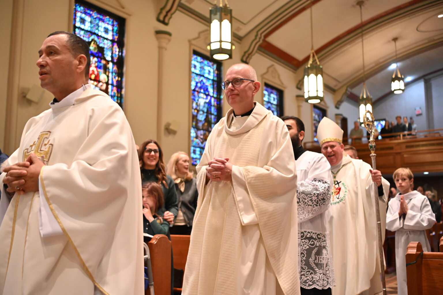It’s official! New pastor installed at Chatham parish – The Beacon